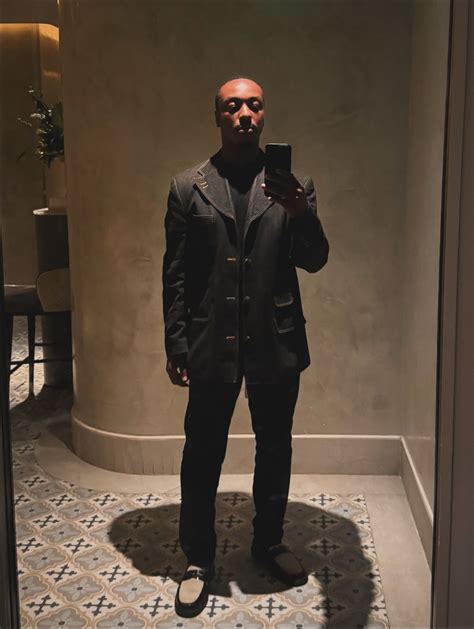 Aaron Travis Aarontravisofficial • Instagram Photos And Videos