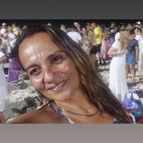 Catraca Livre Flavia Lucerda Teve Sua Foto Removida Do Facebook