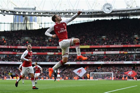 Arsenal Arsene Wenger Praise Lays Down Challenge To Aaron Ramsey