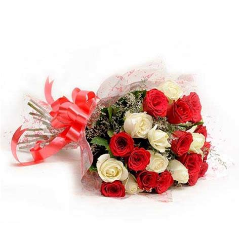 Red N White Roses Bouquet Red And White Roses Valentines Flowers