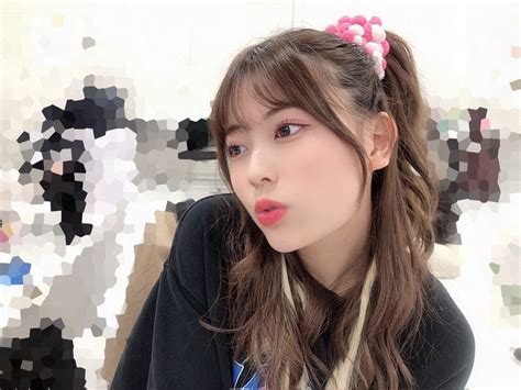 いぐさ On Twitter 蓮加はそう言うと、スカートを脱いだ。 「早くしてね。親、帰ってくるから」 「うん」と僕は言って、薄ピンクの