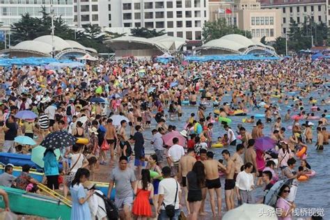 下餃子！青島各海水浴場開放，人滿為患 每日頭條