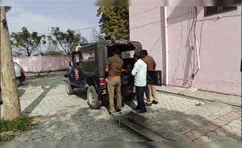 Up पुलिसकर्मी को जान से मारने की धमकी देने के आरोप में अधिवक्ता समेत 2
