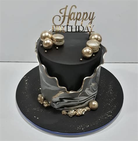 Pin By Vanshika Nagpal On Men Birthday Cakes For Men Modern Birthday
