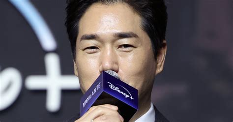 인사말 하는 유지태