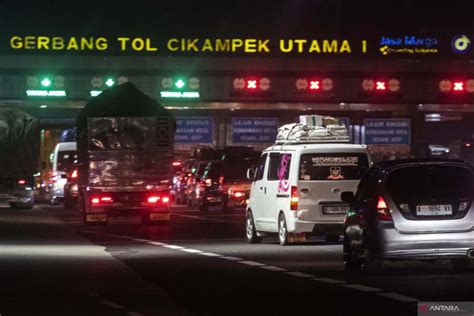 Puncak Arus Mudik Gelombang I Di Karawang ANTARA News