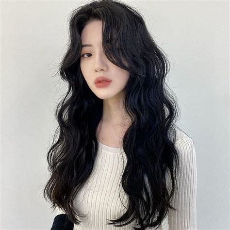 Pin oleh Hương Dominic di Tóc xinh Warna rambut Gaya rambut Ide