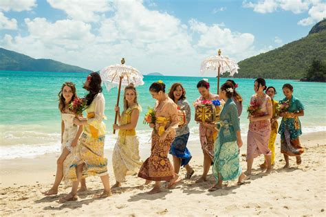 Ticket To Paradise Movie Review Julia Roberts George Clooney Sabotage Love In Bali The