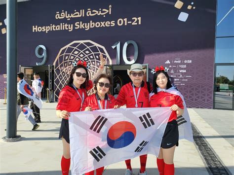 2차전도 뜨겁게 태극전사 응원 물결 넘실…경기장서 K팝도 한국경제