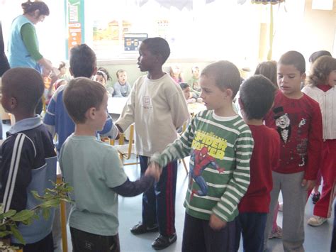 Palavras para miúdos Projecto de articulação o pré escolar e º ciclo Caminhar de mãos
