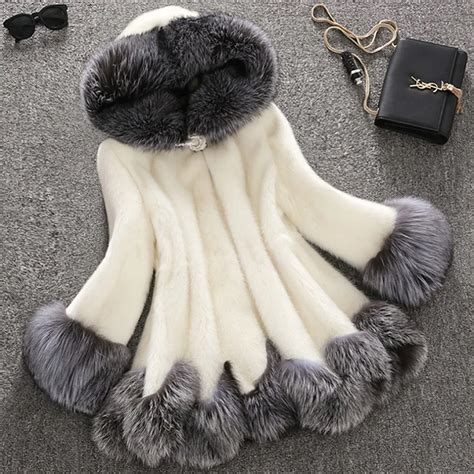 Fur Story 16111 New Arrival Luxury White Mink Fur Coat Big Hood Natural