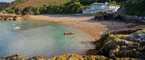 301472 Bouley Bay Impolicy Fcropandw 1200andh 500andq Medium