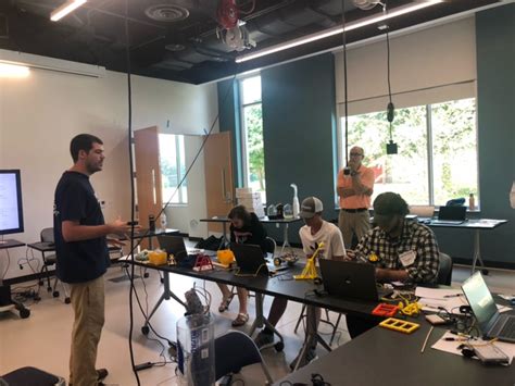 New Standalone Engineering Degree Smooths The Transfer Path For Engineering Majors ‣ Laurel