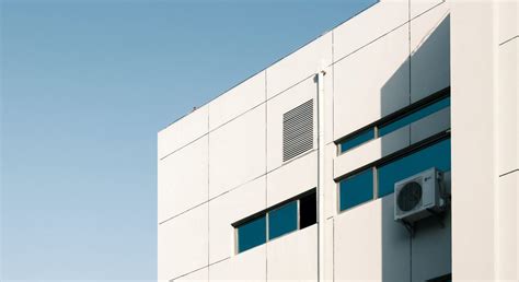 Reinforcement Learning For Energy Efficient Control Refficiency