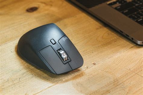 Pythonで定数を利用する方法 Code4u