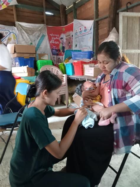 ပေါက်တောမြို့၌ မွေးစမှအသက်တစ်နှစ်အောက်ကလေးများ ပုံမှန်ကာကွယ်ဆေး ထိုးန