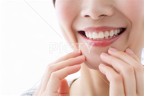 女性の白い歯の接写 Id 7106 ご当地写真・イラスト素材サイト Pictyピクティ