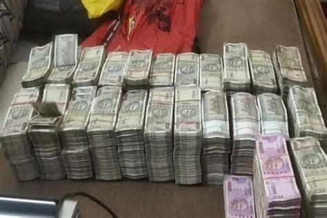 Jharkhand I T Dept Raids Unearth Rs 2 Cr In Cash Rs 100 Cr Unaccounted Transactions