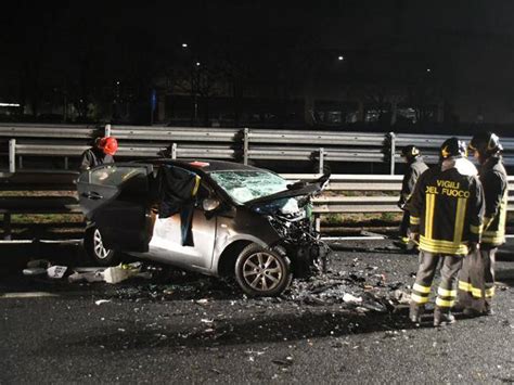 Incidente Tangenziale Est Milano Le Foto Del Tragico Schianto