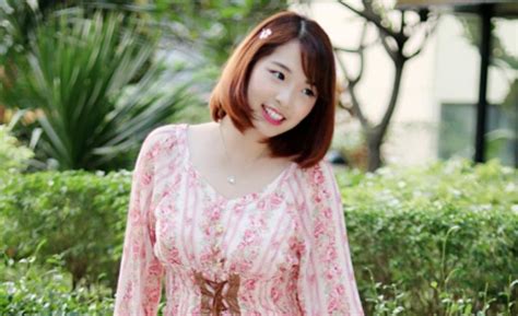 Youtuber Kimi Hime Suka Pasang Foto Seksi Tagar