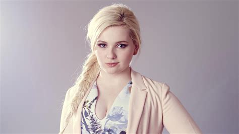 Abigail Breslin 2018 Wallpaper Hd Celebrities 4k Wallpapers Images And Background Wallpapers Den