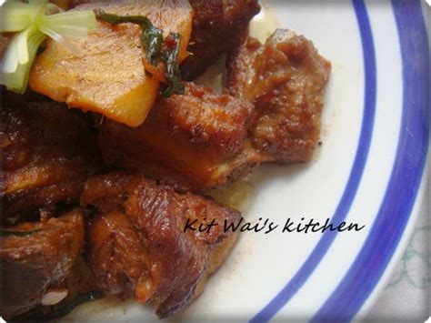 Kit Wais Kitchen 红烧排骨 ~ Red Braised Spare Ribs