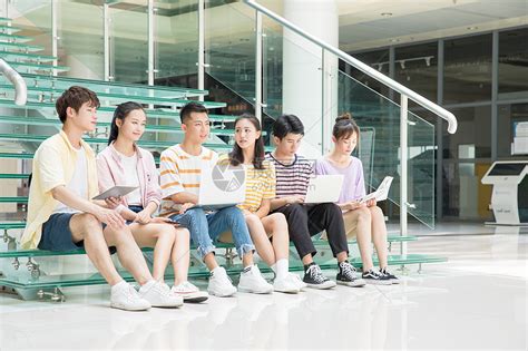 大学生学习讨论高清图片下载 正版图片501018546 摄图网