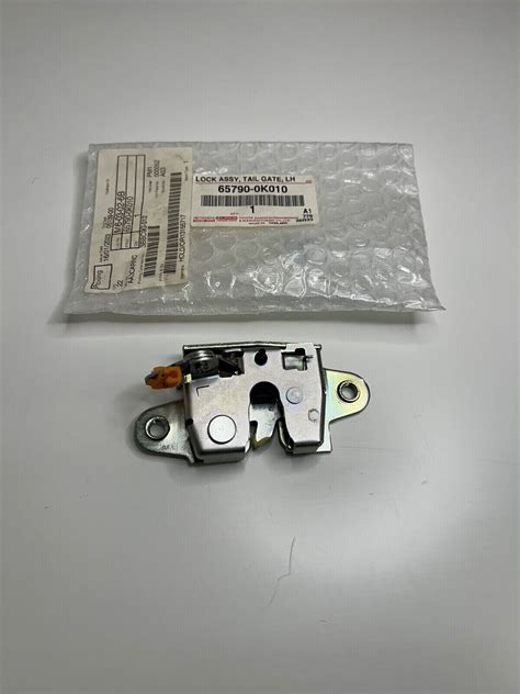 Genuine Toyota Lh Tailgate Lock Assy Hilux
