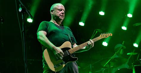 Black Francis Faz 59 Anos Veja Outros Fatos Da Música Em 6 De Abril