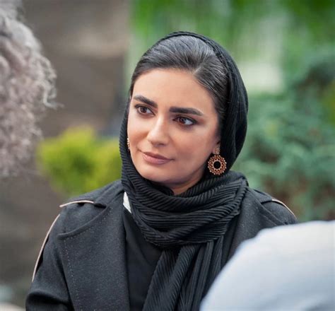 بیوگرافی کامل و جذاب بازیگر فیلم سینمایی ماه پنهان لیندا کیانی عکس