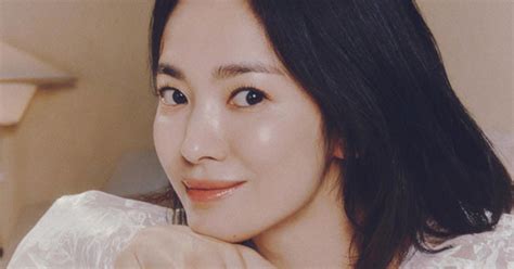 42세 송혜교 이렇게 입으니 쇄골라인 더 예뻐 보이네늙지 않는 여신미모