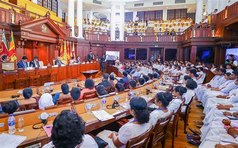 ජනාධිපති පාසල් සිසුන්ට බය වුණාද Lanka Truth සිංහල Latest And
