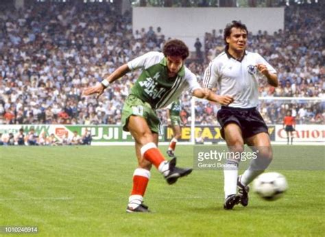 サッカーアルジェリア代表 画像と写真 Getty Images サッカー アルジェリア 代表