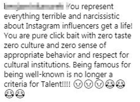 B Ch N C A T I B O T Ng Louvre V H Hang G N Tr N V Ng M U C C I C L M G C Quy Nh