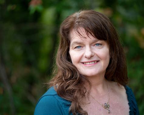 Εναντιοδρομίες Meegan Lee Ochs I Wish My Fathers Songs Were Less Relevant Than They Still Are”