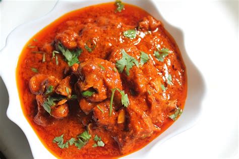 Yummy Tummy Spicy Indian Red Chicken Curry Recipe