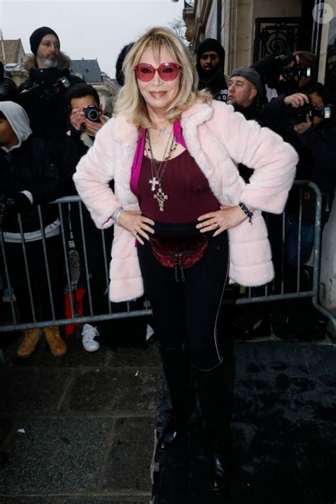 Photo Amanda Lear Arrivées Au Défilé De Mode Haute Couture