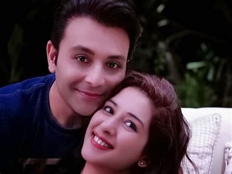 Tv Actress Sameksha Singh Marries Punjabi Singer Shael Oswal In
