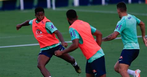 Brasil Se Concentra Para Recibir A Argentina Y Busca Al Sustituto De