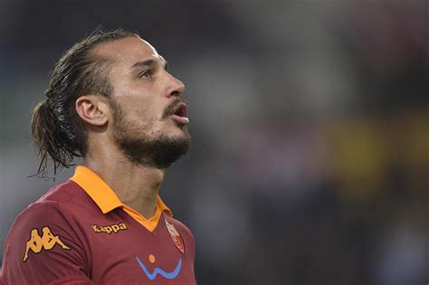 Infortunio Per Osvaldo L Attaccante Della Roma Lascia Il Ritiro Della