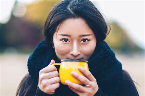 1k Shy Girl Pictures Download Free Images On Unsplash