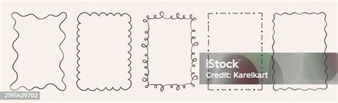 장식적인 손으로 그린 낙서 사각형 프레임의 집합입니다 물결 모양 곱슬 및 점선이 있는 단순하고 우아한 윤곽선 카드 초대장 및 창의적인 프로젝트를 디자인하는 데 적합합니다