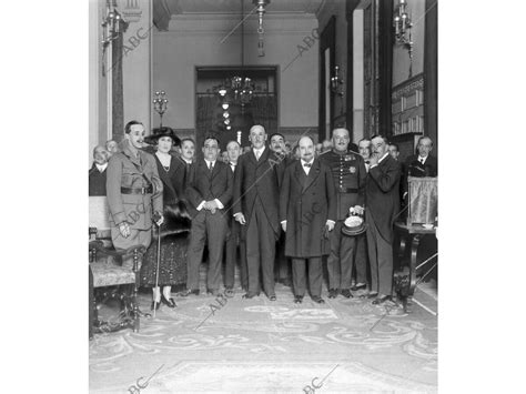 Sus Majestades los Reyes y acompañamiento en la inauguración del congreso de la Archivo ABC