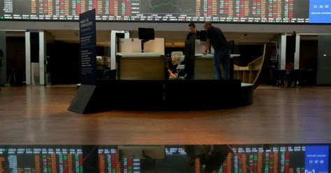 Ibovespa Opera Em Queda Atento Ao Cenário Político