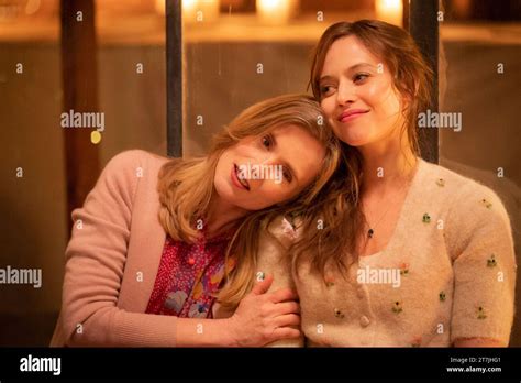 Isabelle Carre And Lou De Laage In Julia 2022 Original Title Le