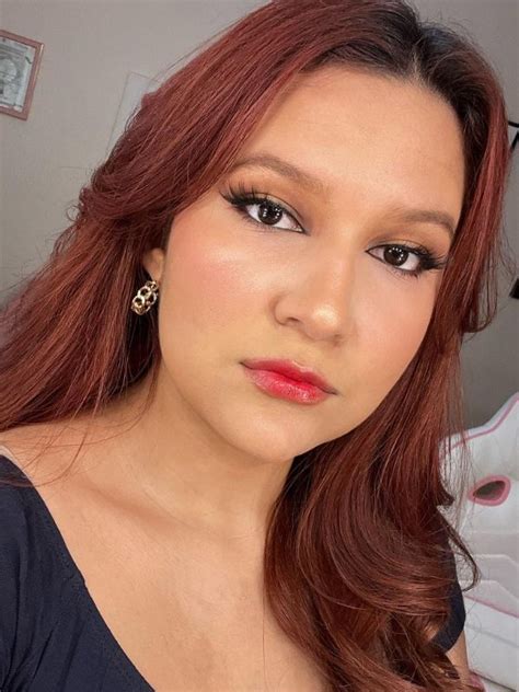 Glossy Lips Best Tips To Get Perfect Glossy Lips Full Guide Real