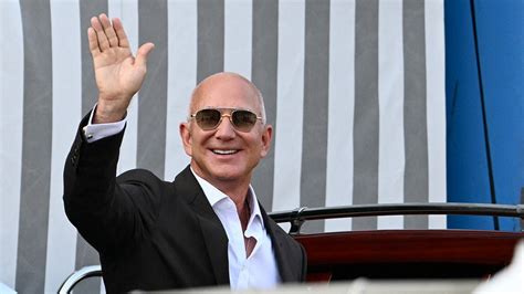 Jeff Bezos And Lauren Sánchez S Transformation From 1990s To Present