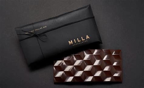 200 руб. Шоколад в черной упаковке с лого | Chocolate stores, Chocolate ...