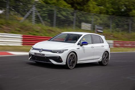 打破记录2023 Volkswagen Golf R 成为有史以来最强 Volkswagen R 性能车以 7 47 31 圈速刷新纽柏林