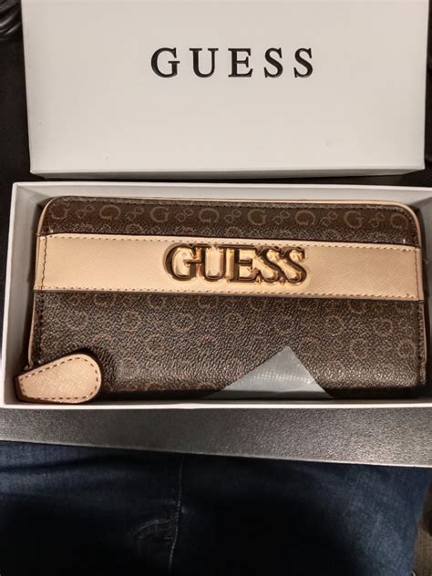 Guess wallet, Women's Fashion, Bags & Wallets, Wallets & Card Holders ...